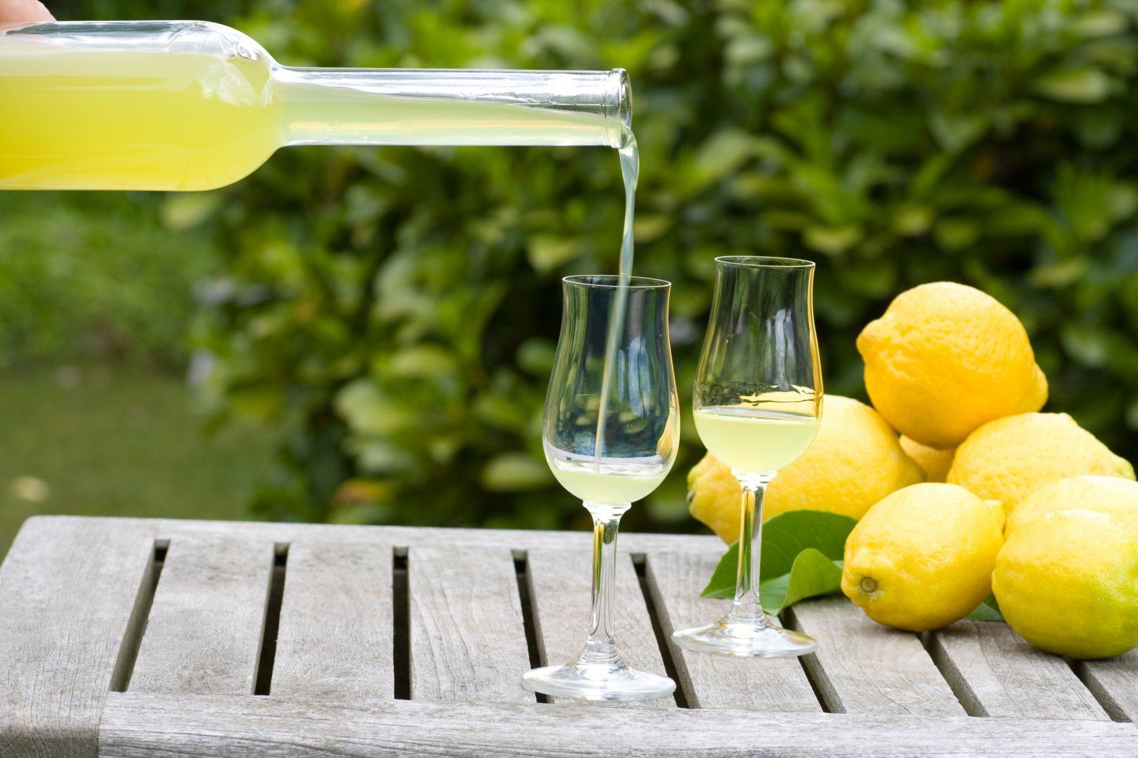 How to Drink Limoncello – Food and Cocktail